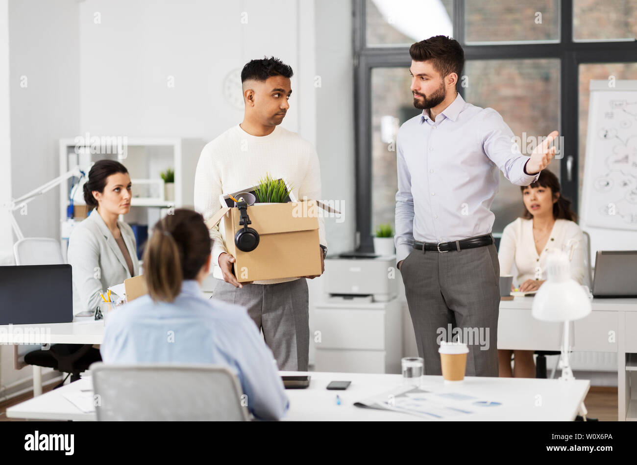 Employee leaving hi-res stock photography and images - Alamy