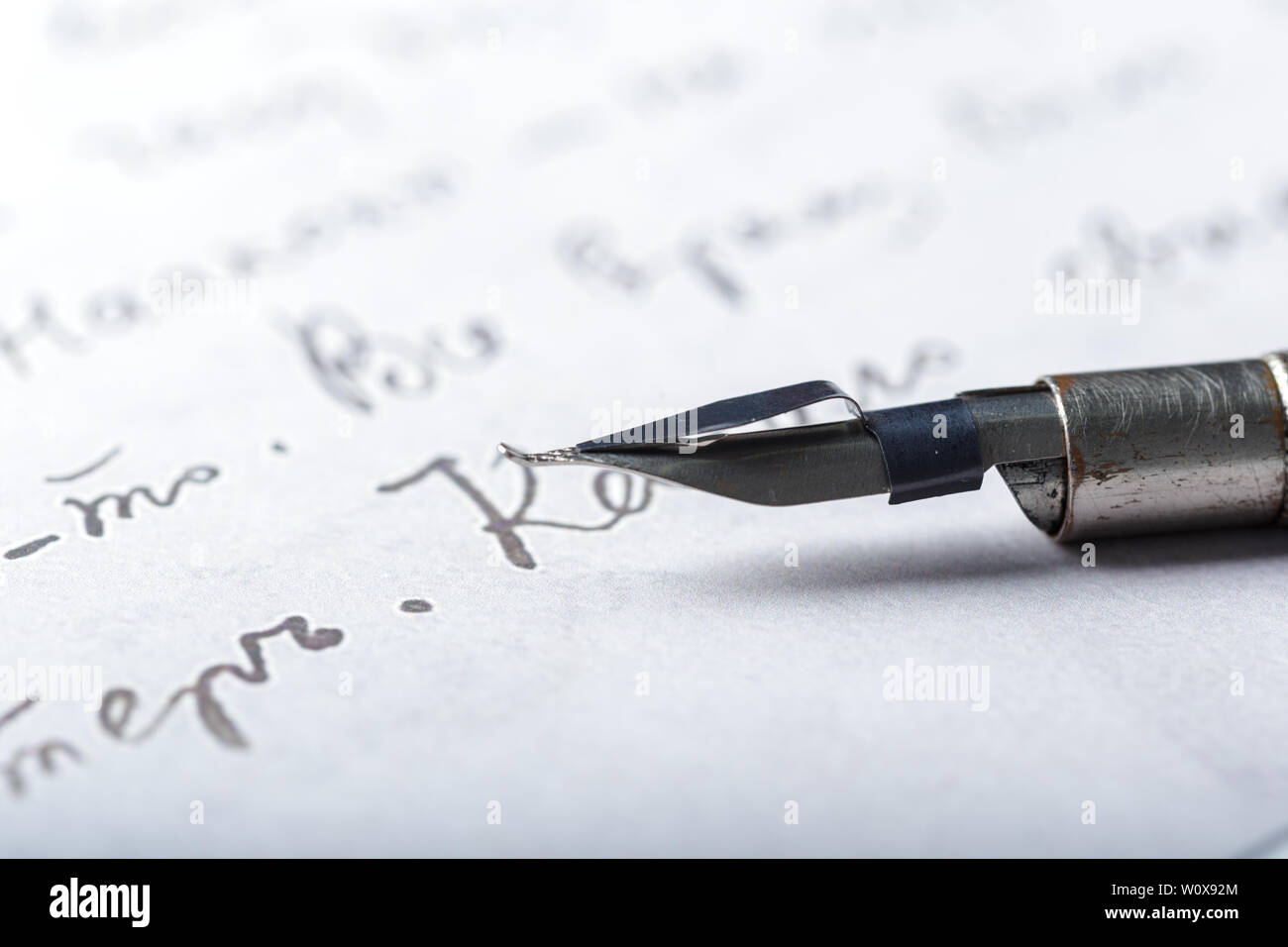 Fountain pen on an antique handwritten letter Stock Photo - Alamy