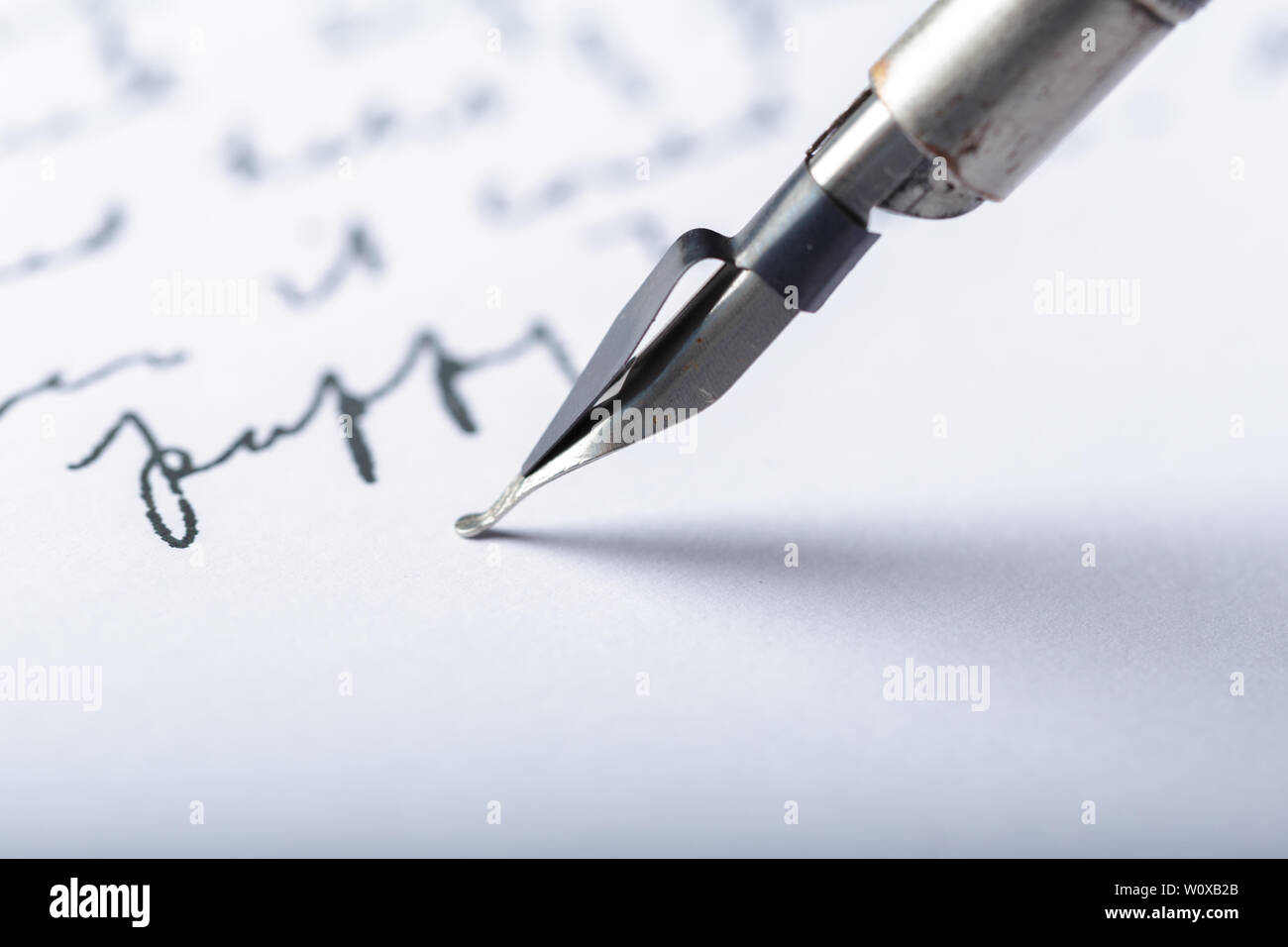 Fountain pen on an antique handwritten letter Stock Photo - Alamy