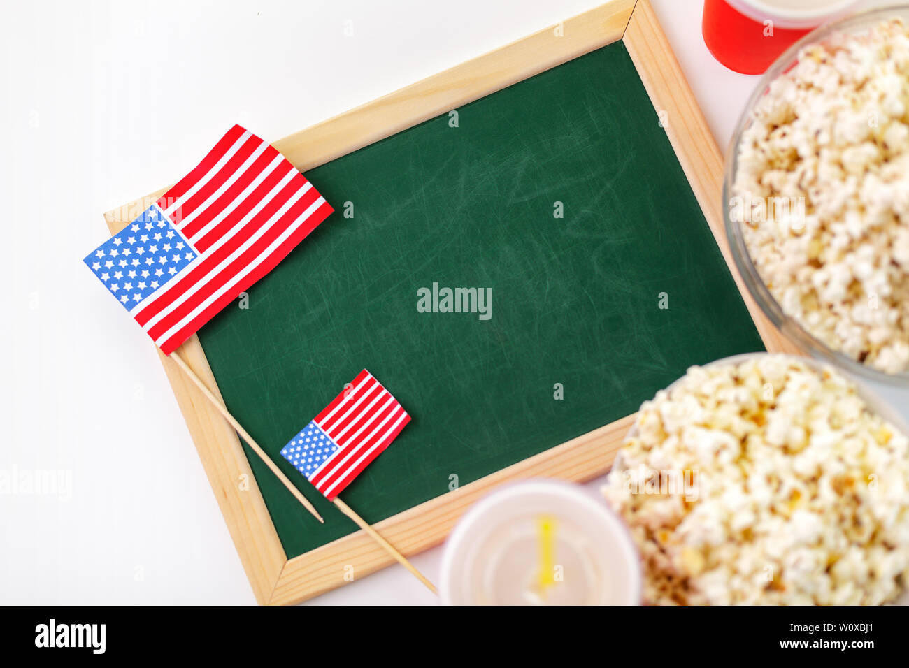 Popcorn in glass bowl Stock Photo - Alamy