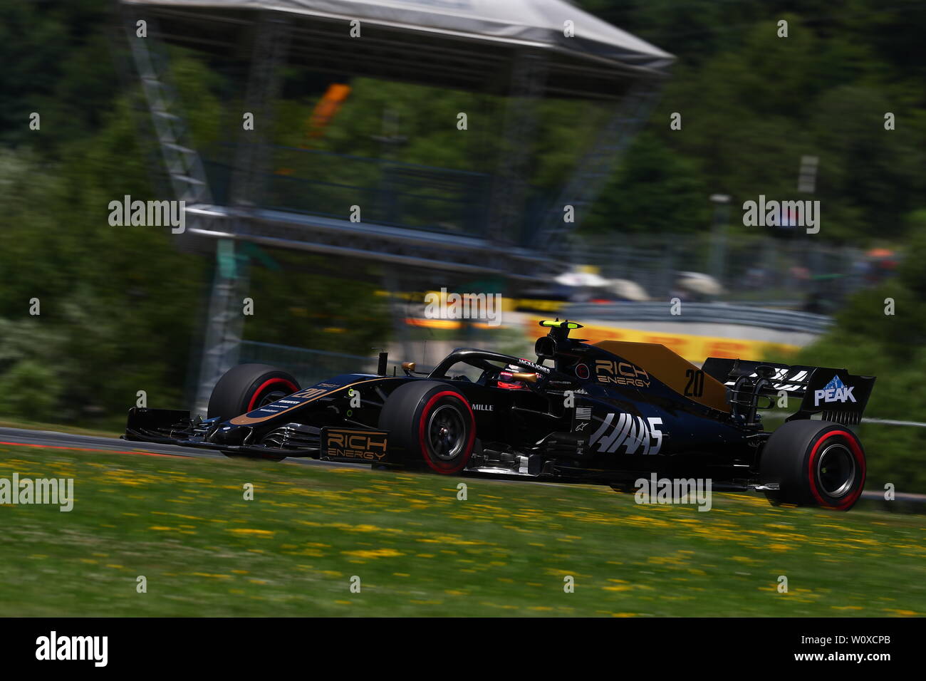 Kevin magnussen haas f1 team hi-res stock photography and images - Alamy