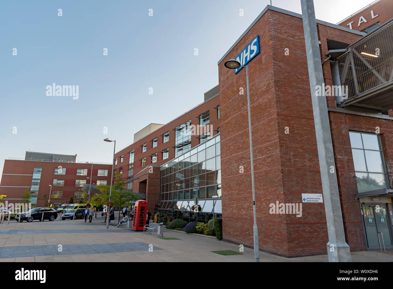 Acute general hospital hi-res stock photography and images - Alamy
