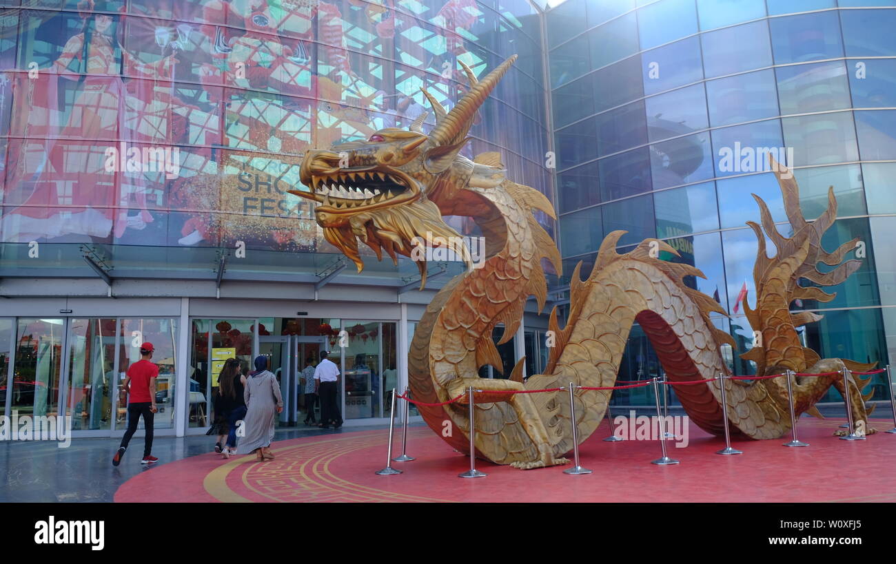 (190628) -- CASABLANCA, June 28, 2019 (Xinhua) -- A dragon sculpture is ...