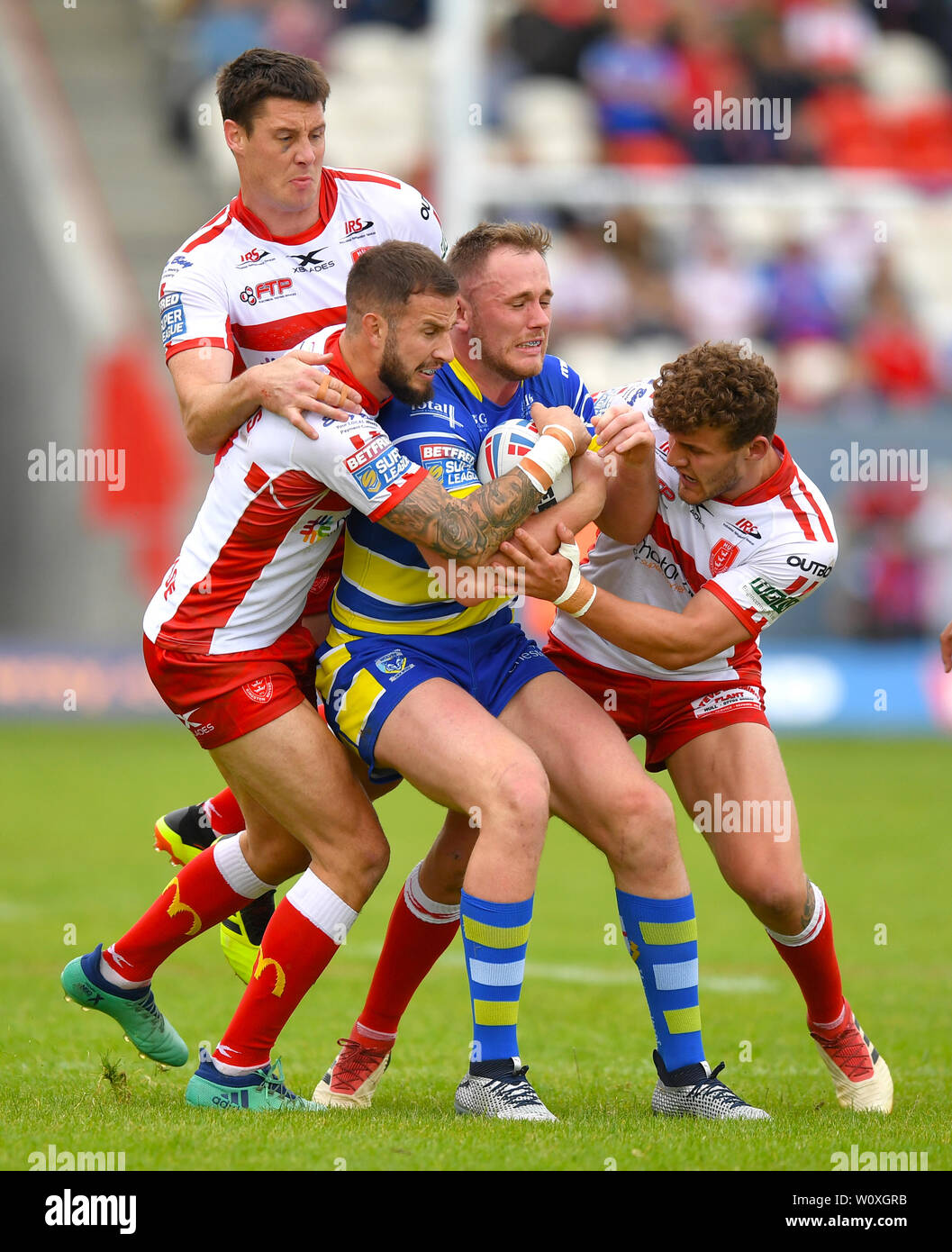 Warrington Wolves' Jason Clarke (centre Stock Photo - Alamy