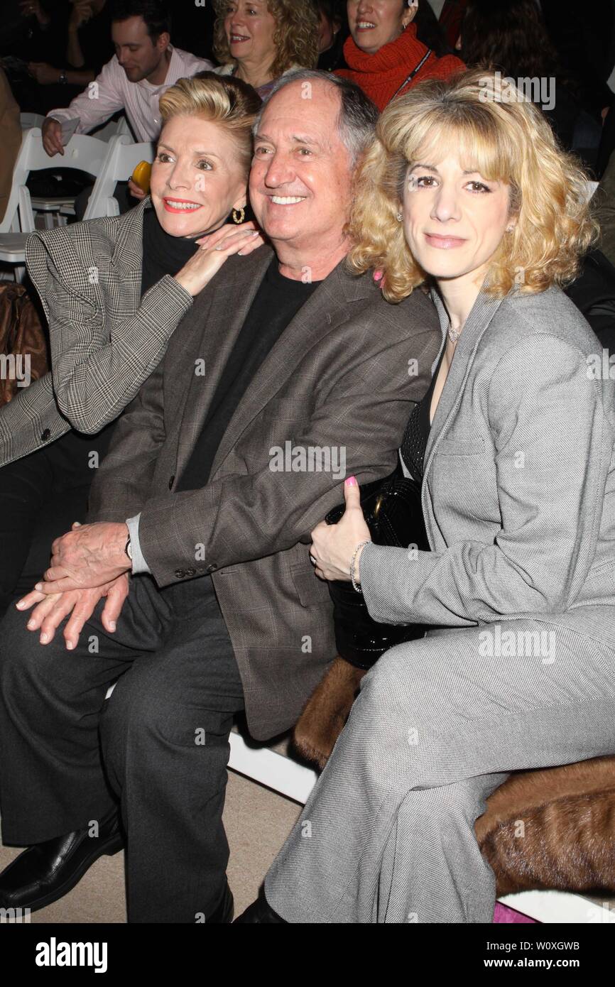 Neil Sedaka wife Leba and daughter Dara 2010 Photo By John Barrett ...