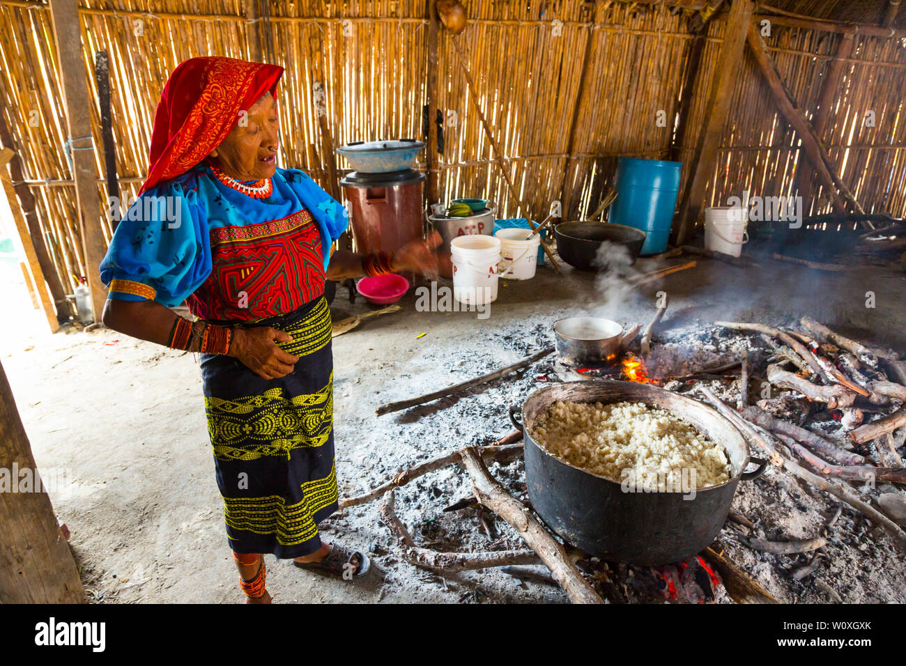 Kitchen, Kuna ethnic group village, San Blas archipelago, Kuna Yala ...