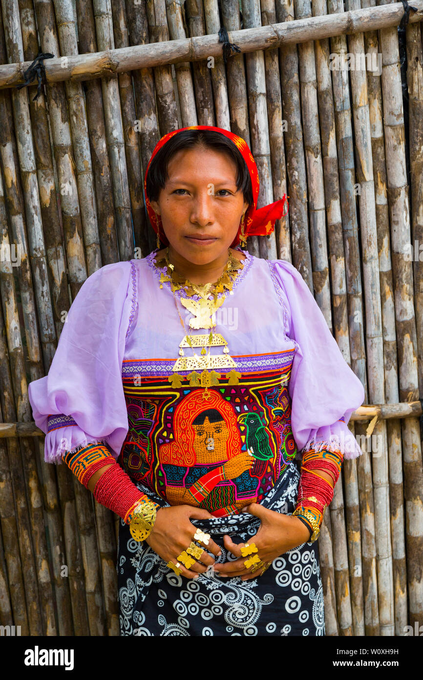 Traditional jewelry, Kuna ethnic group village, San Blas archipelago ...