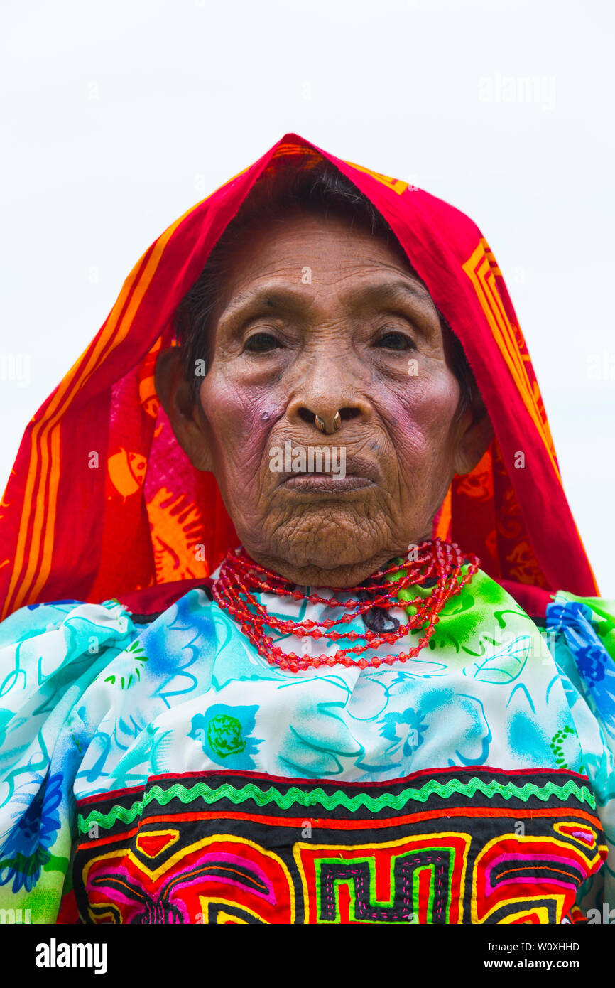 Kuna ethnic group village, San Blas archipelago, Kuna Yala Region ...