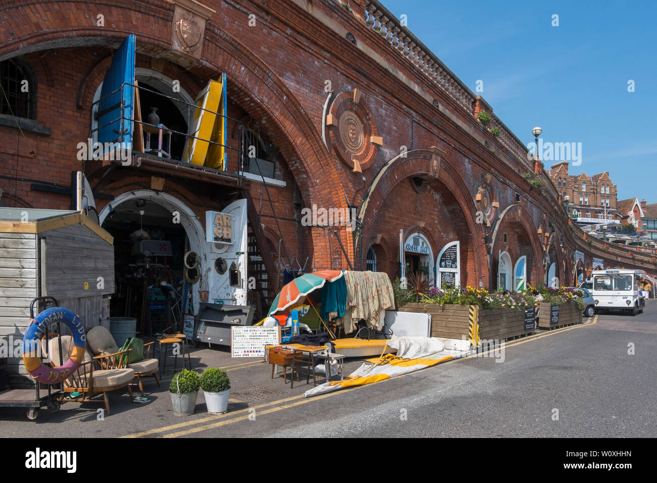 Below the royal parade hi-res stock photography and images - Alamy