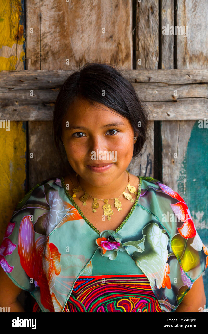 Kuna ethnic group village, San Blas archipelago, Kuna Yala Region ...