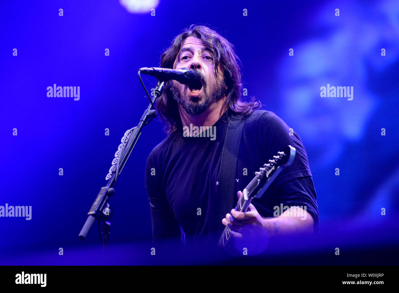 Dave grohl nirvana hi-res stock photography and images - Alamy