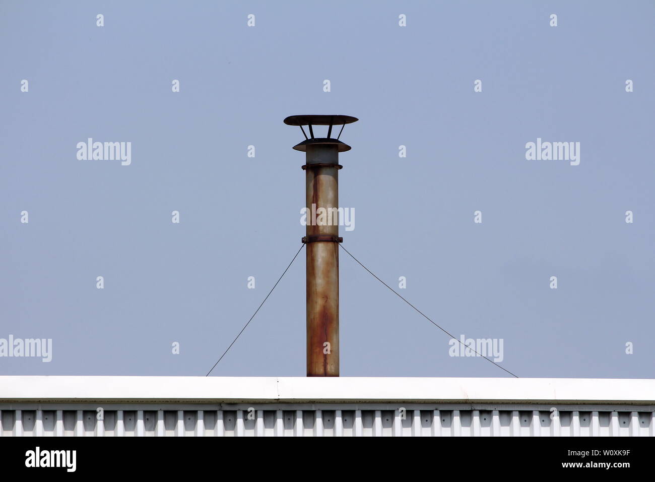 Strong wires hi-res stock photography and images - Alamy