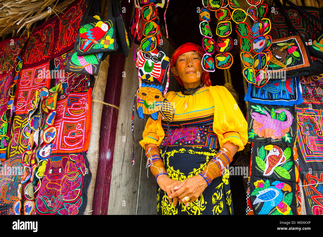 Kuna ethnic group, San Blas Archipelago, Kuna Yala Region, Panama ...