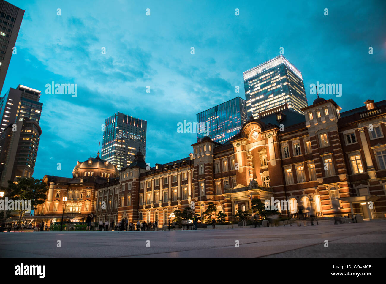 Tokyo station plaza hi-res stock photography and images - Alamy