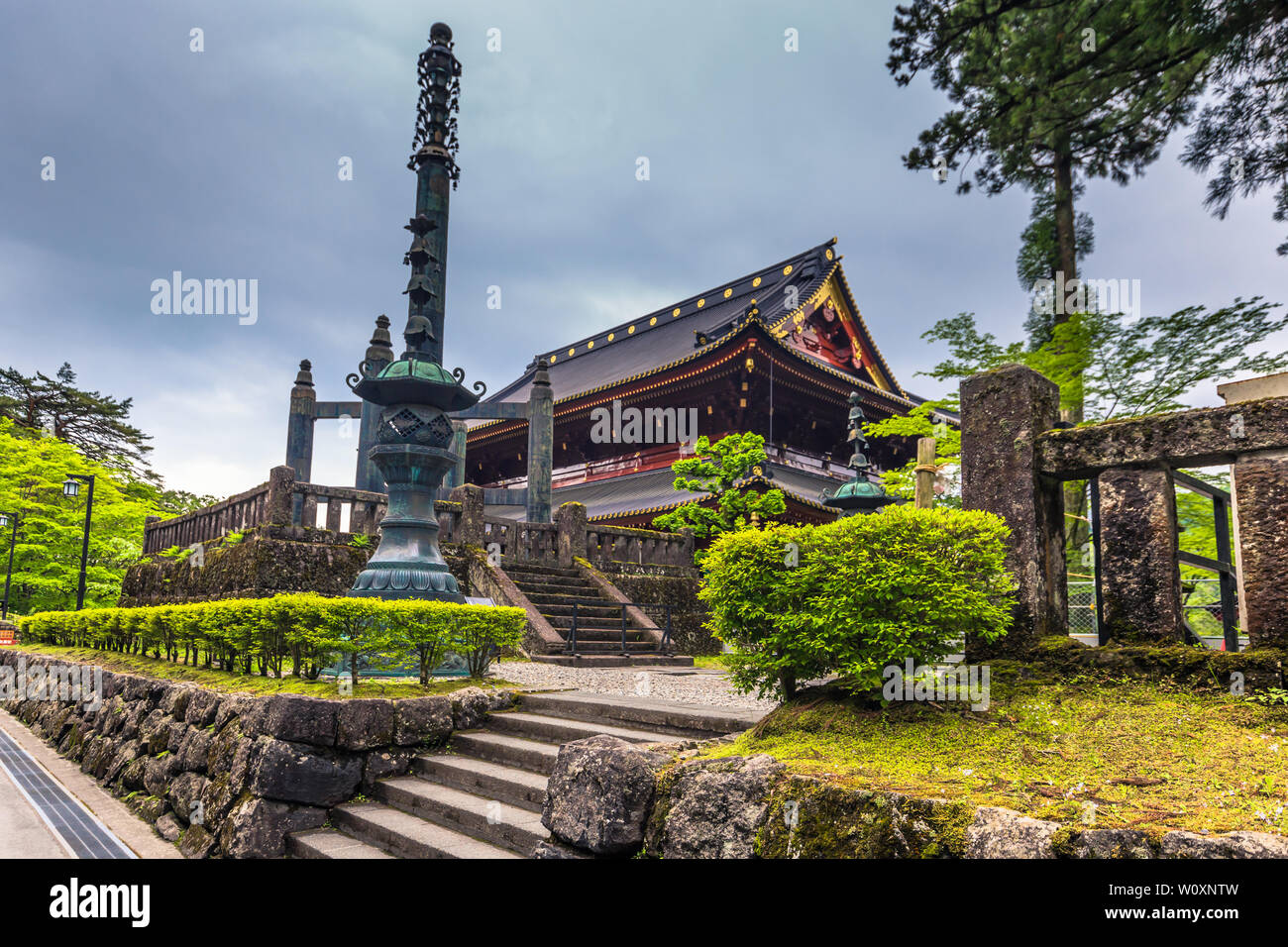 Rural japanese temple hi-res stock photography and images - Alamy