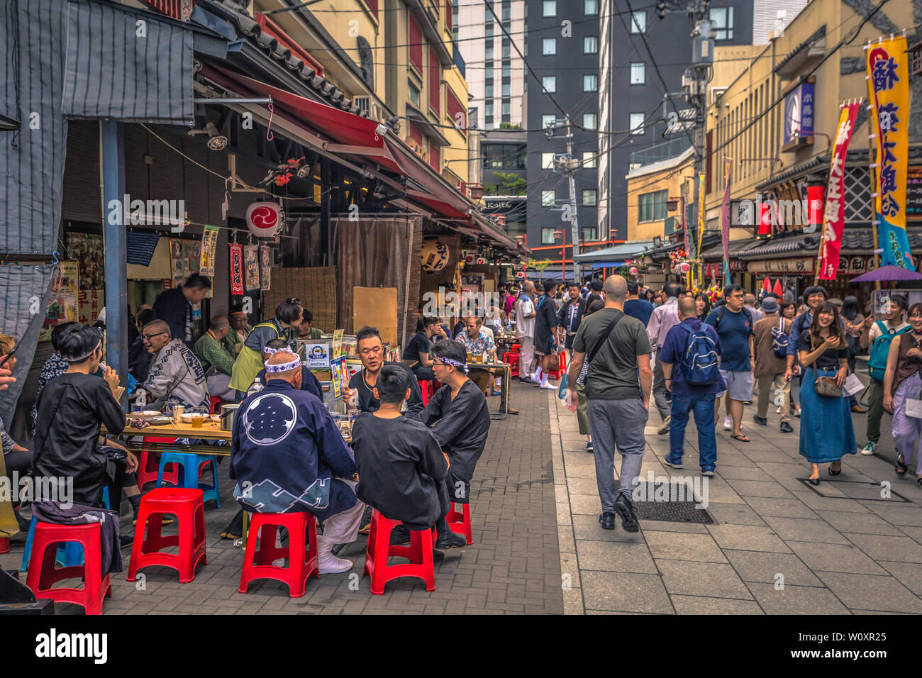 Festival crowd hi-res stock photography and images - Alamy
