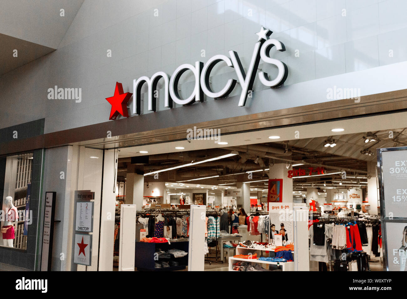 Macys star logo hi-res stock photography and images - Alamy
