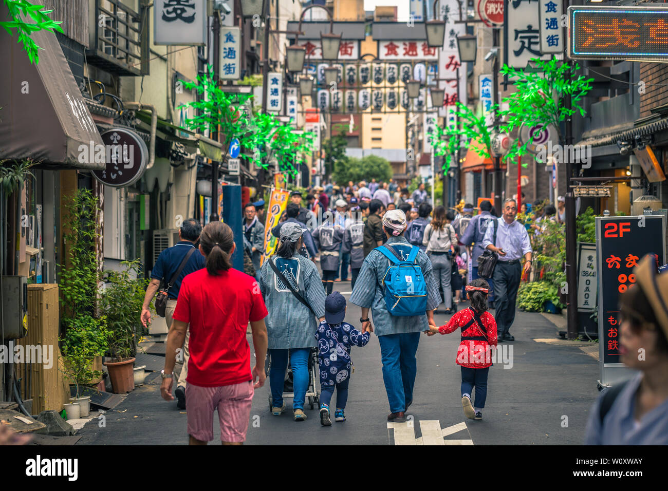 Japanese parade in traditional attire hi-res stock photography and ...