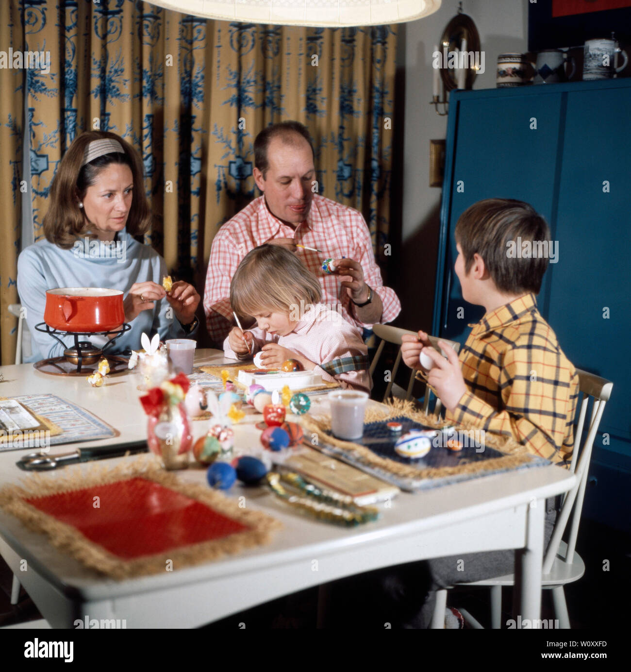 Children television 70s hi-res stock photography and images - Alamy