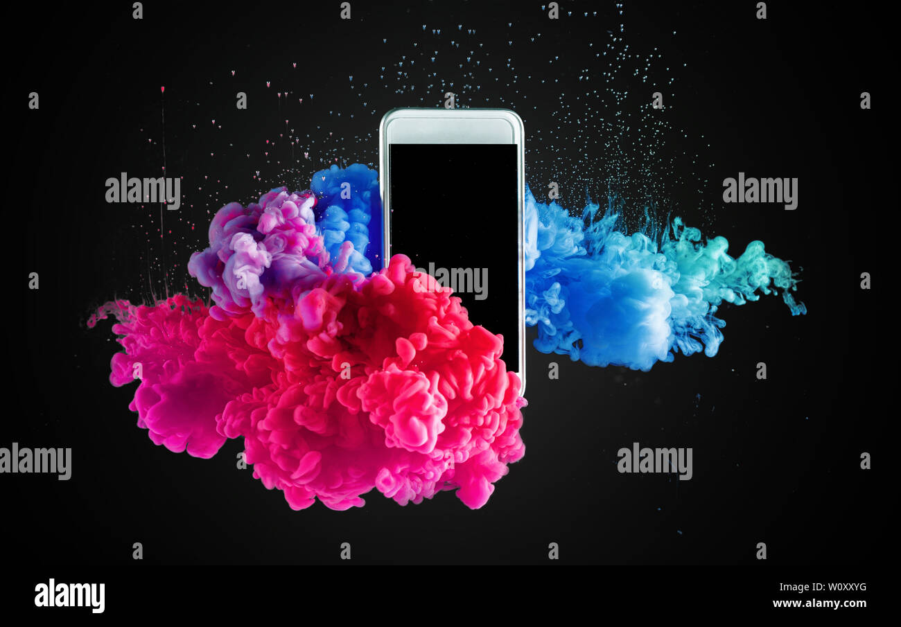 Phone water splash hi-res stock photography and images - Alamy