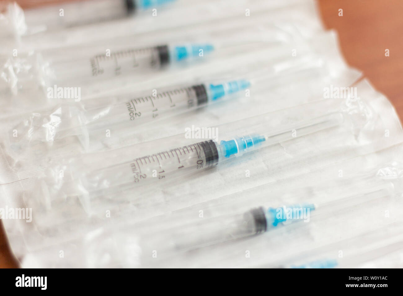 Injection syringes hi-res stock photography and images - Alamy