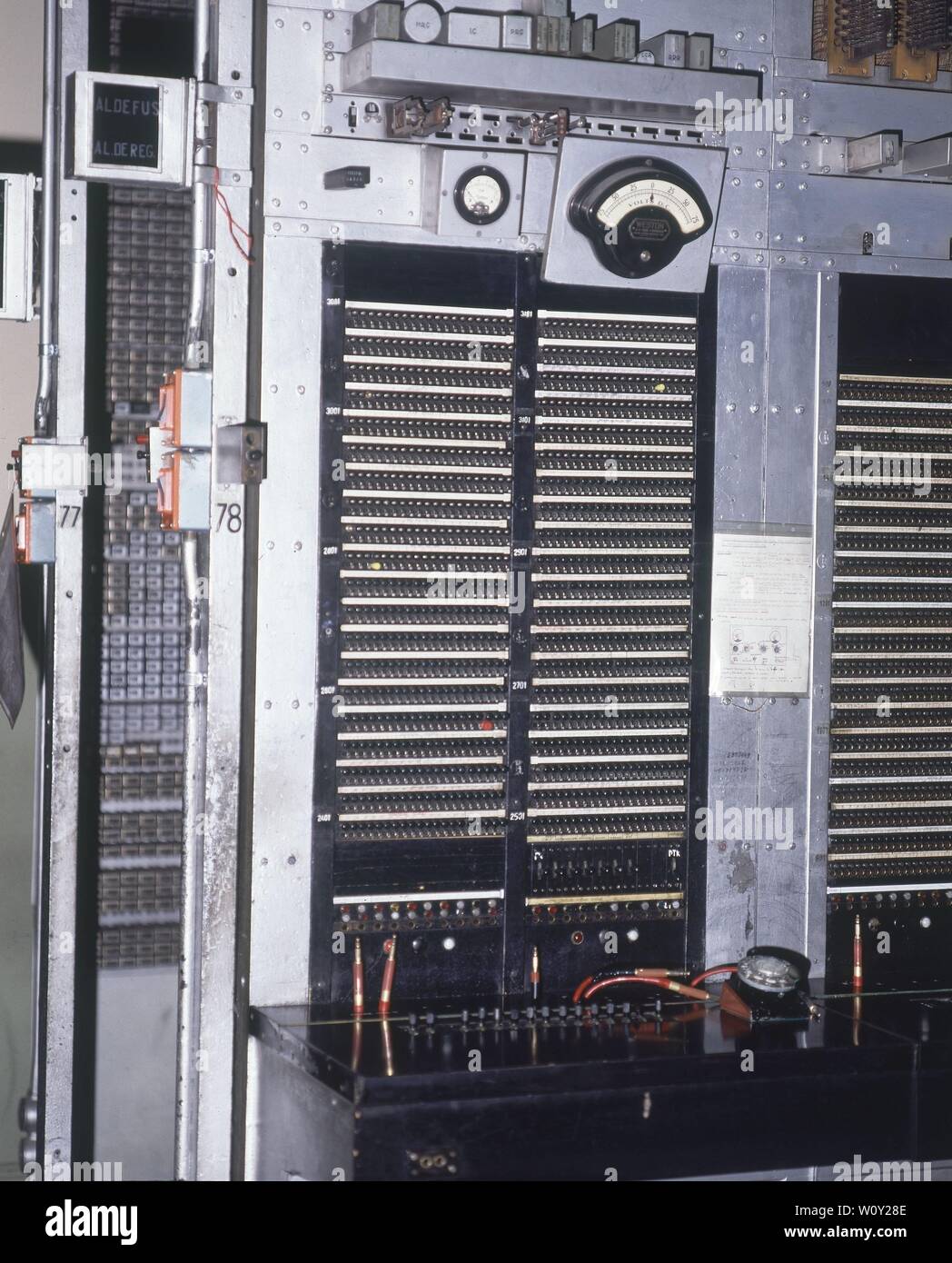 CENTRAL TELEFONICA ROTARY - CENTRO DE CONTROL. Location: EDIFICIO ...