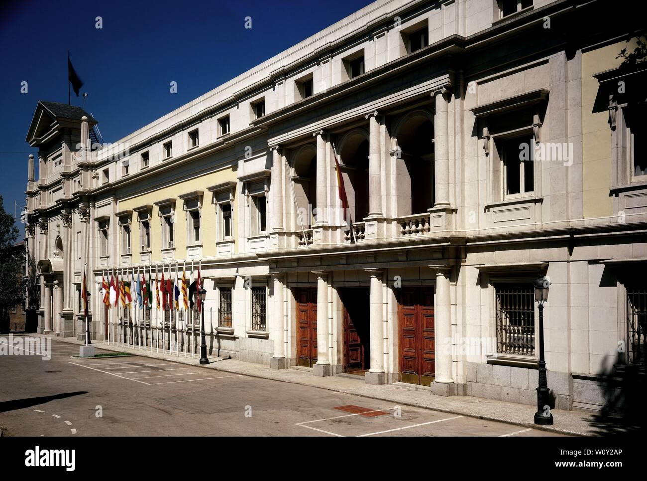 FACHADA PRINCIPAL DEL PALACIO DEL SENADO EN LA PLAZA DE LA MARINA ...