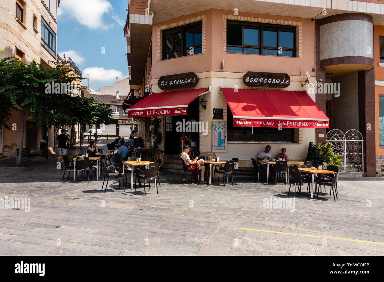 People eating and drinking at Bar Stock Photo - Alamy