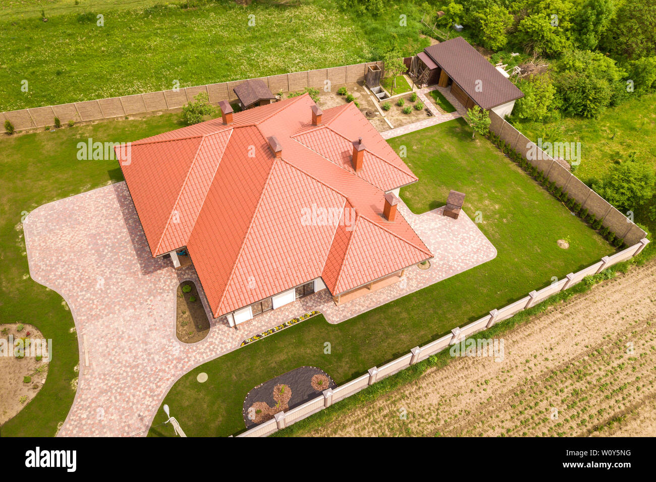 Modern rural home big yard hi-res stock photography and images - Alamy