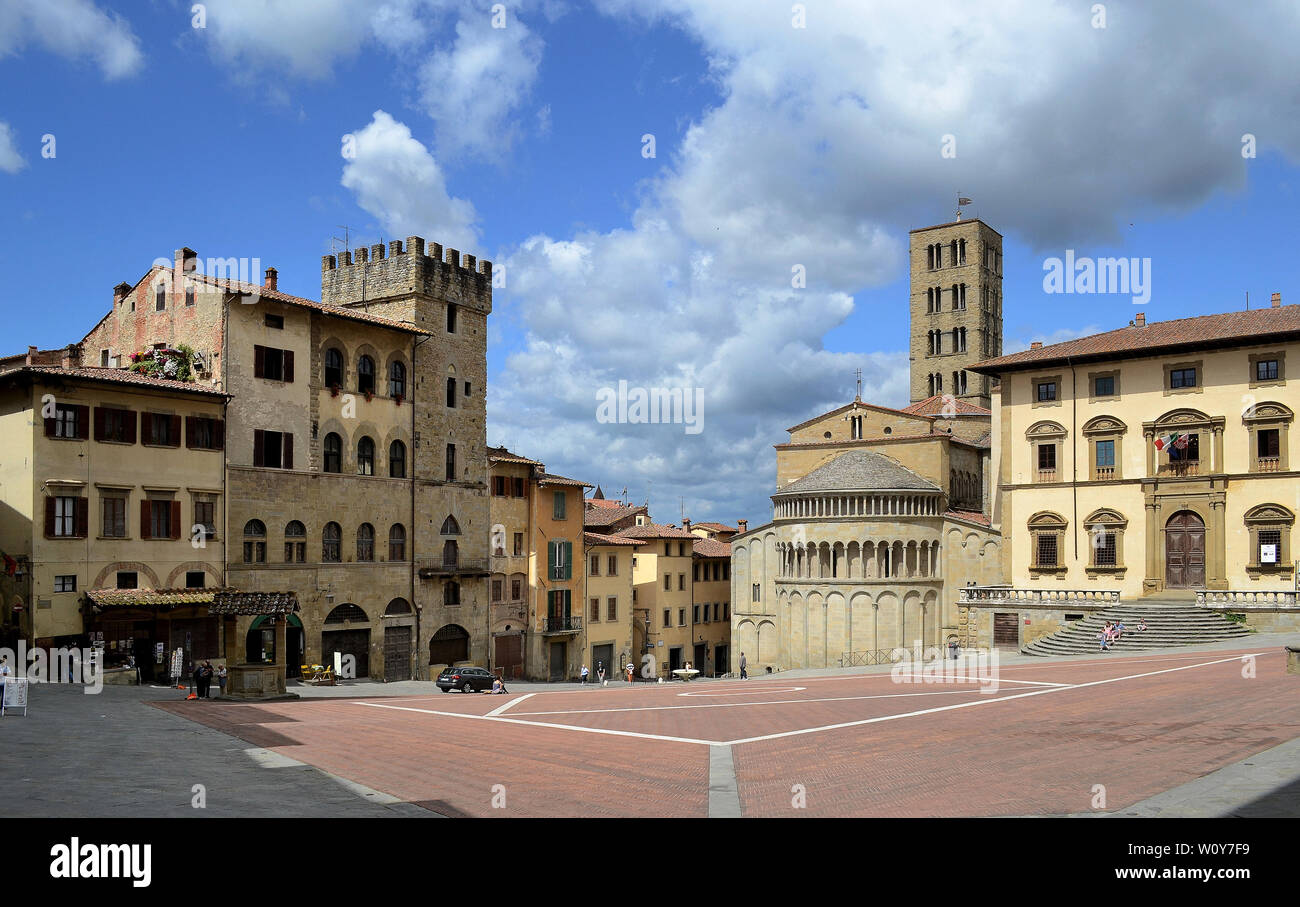 scenic view of Piazza Grande square in Arezzo historic center, Tuscany ...
