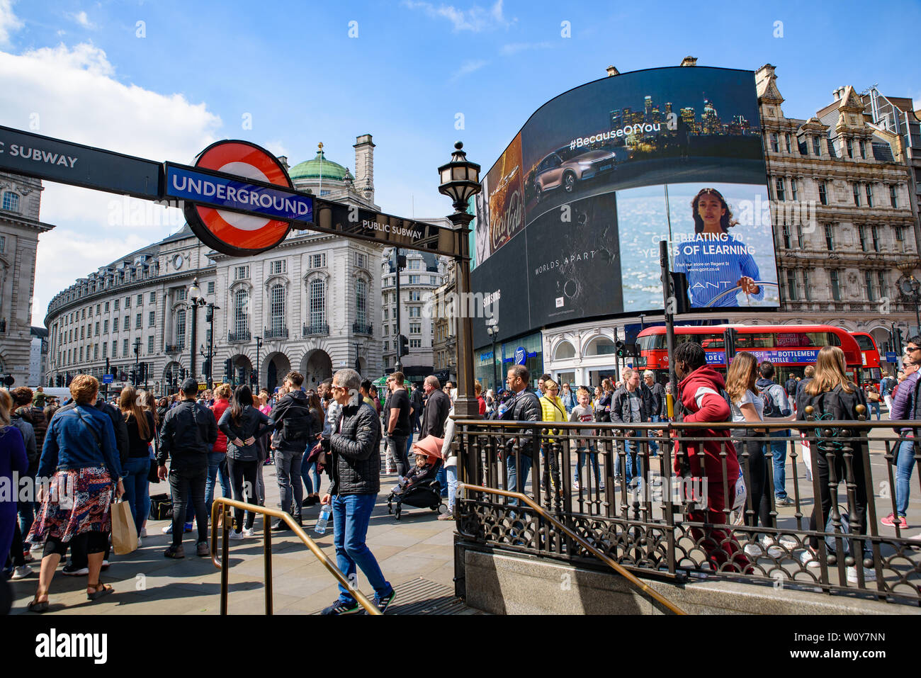 Piccadilly hi-res stock photography and images - Alamy