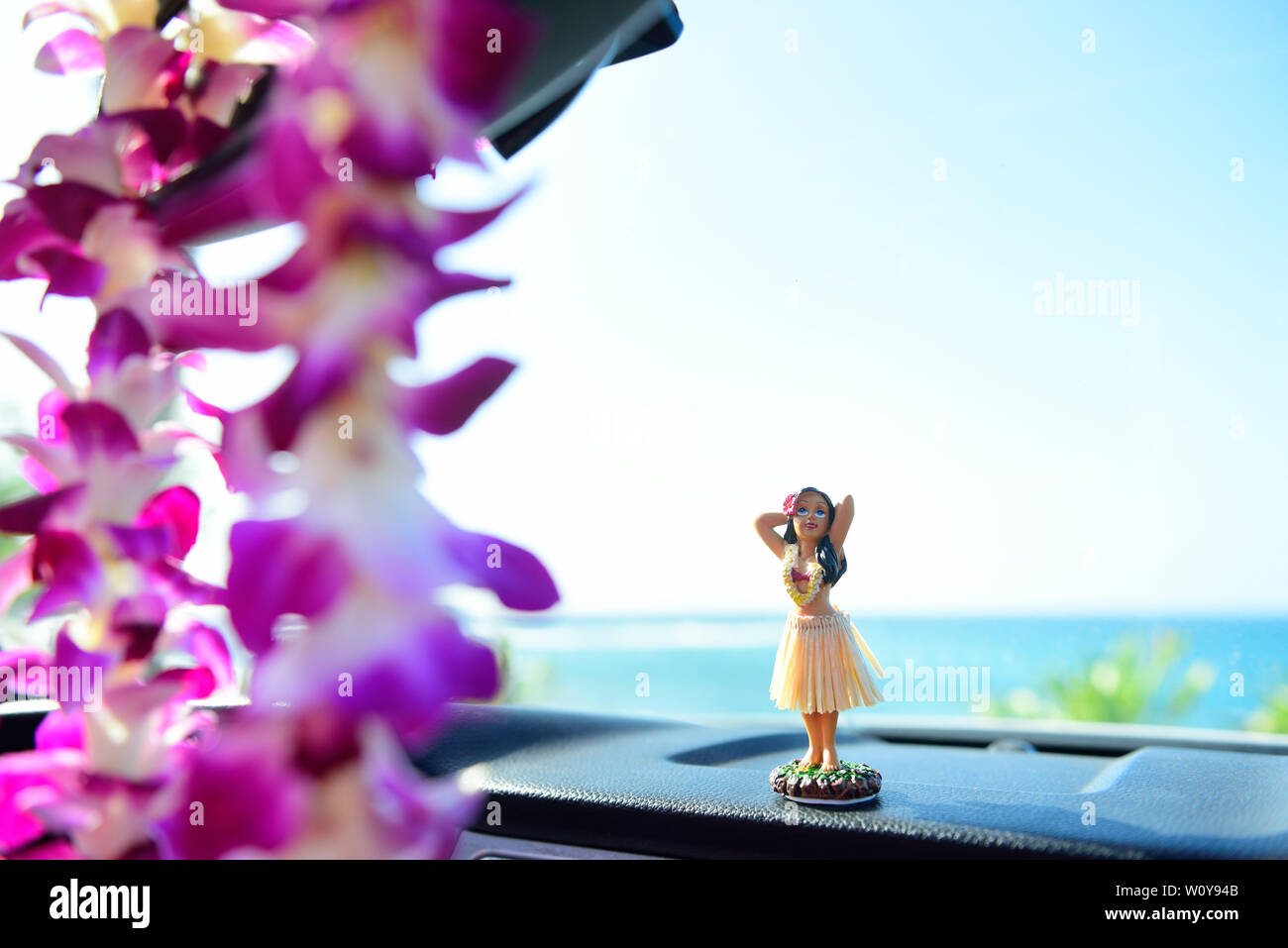 Car dashboard hula girl hi-res stock photography and images - Alamy