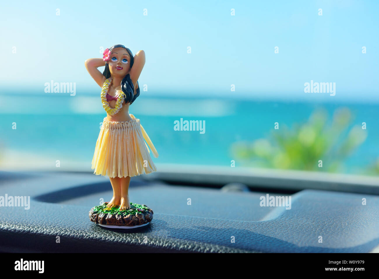 Hawaiian hula girl car hi-res stock photography and images - Alamy