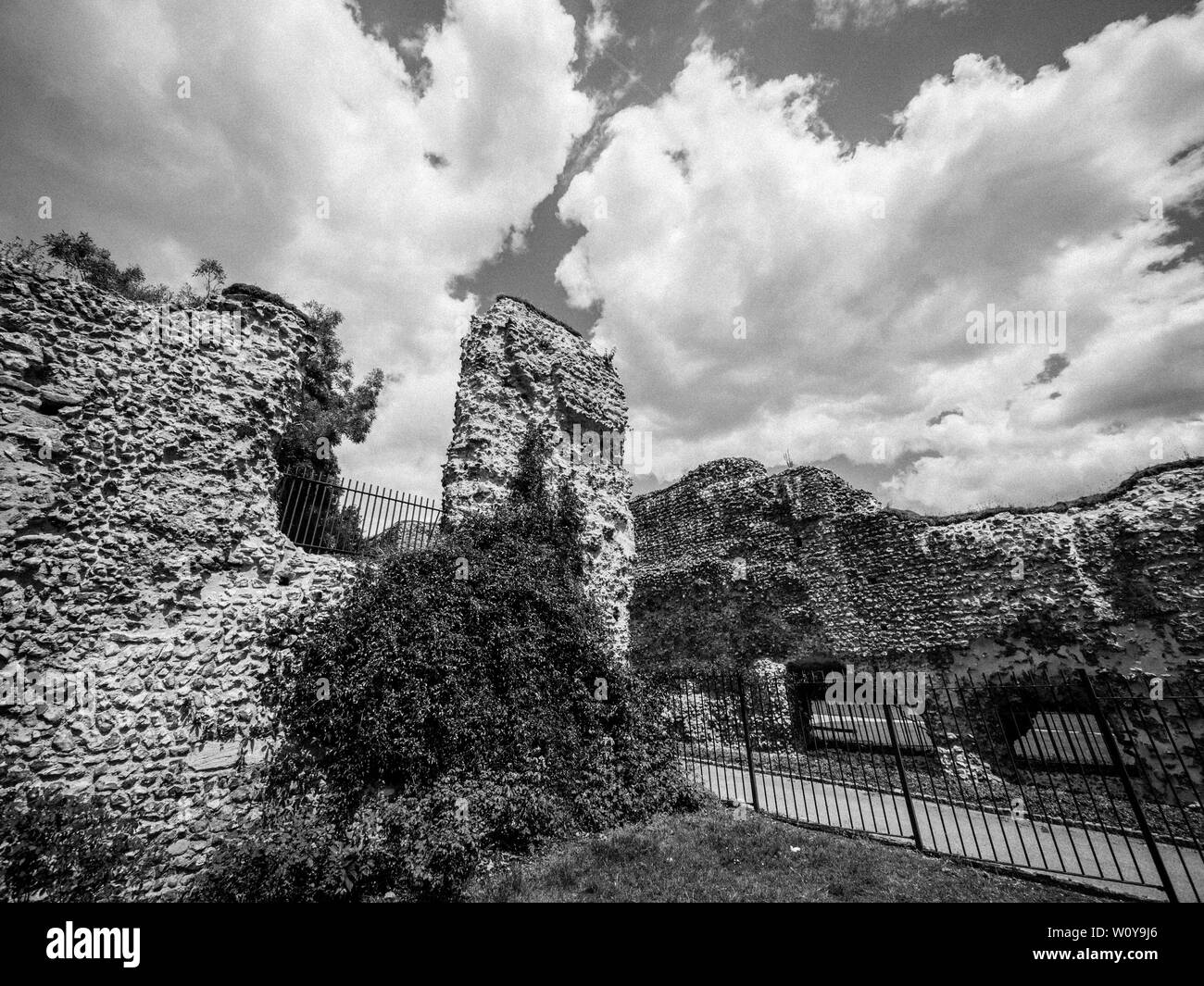 Dramatic Historic, Reading Abbey Ruins, Reading, Berkshire, England, UK ...