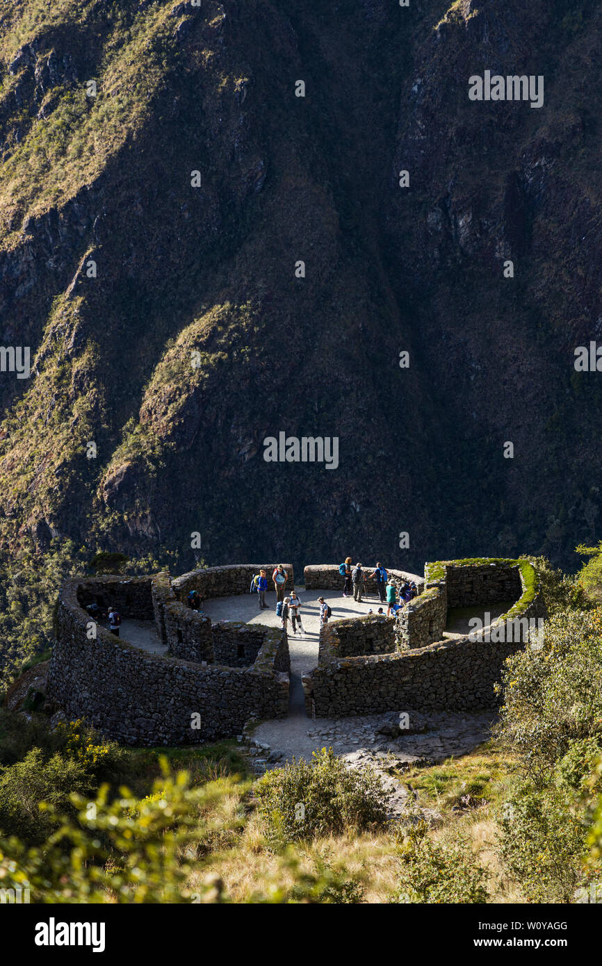 Runkuraqay pass hi-res stock photography and images - Alamy