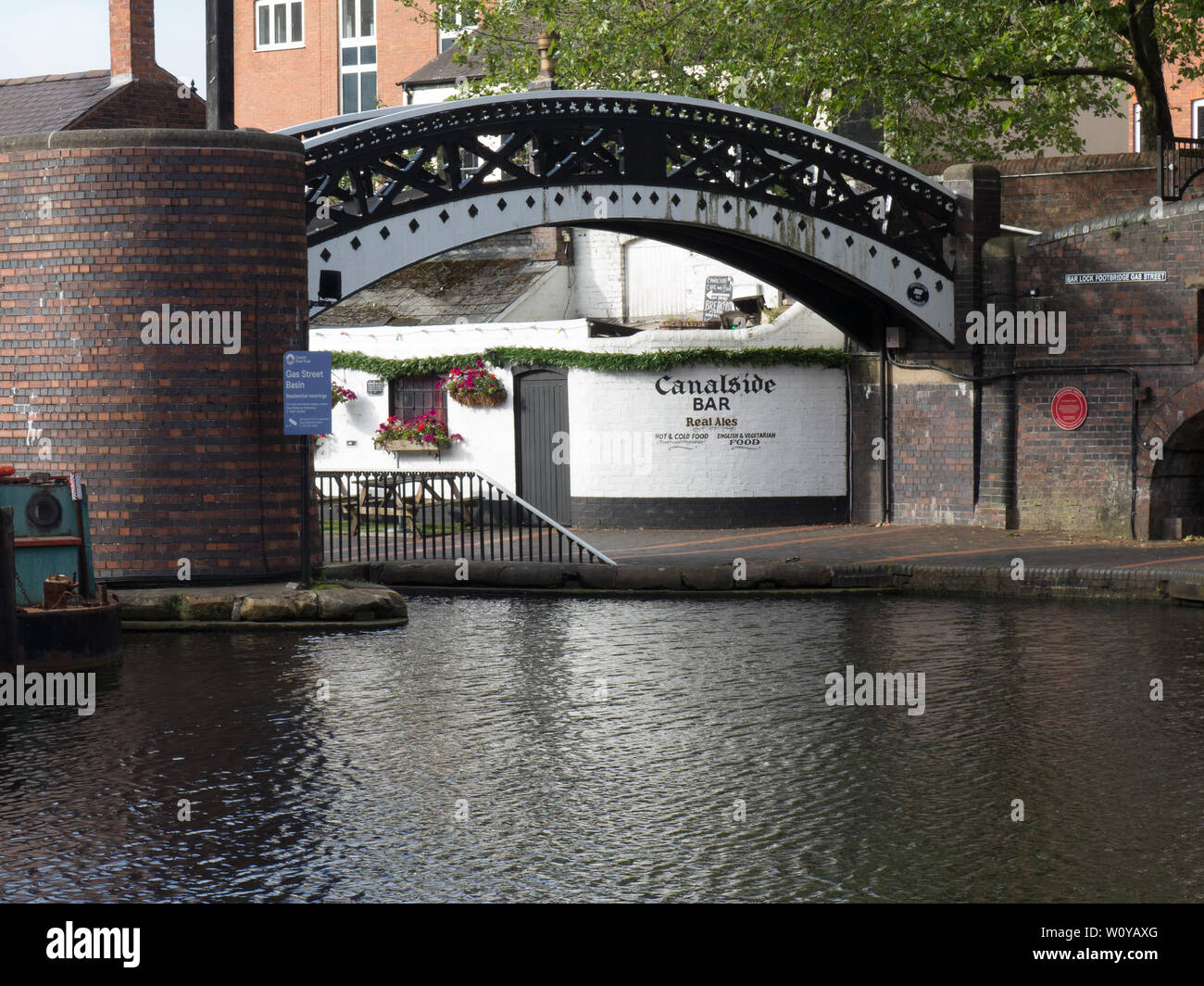 Curved canal hi-res stock photography and images - Alamy