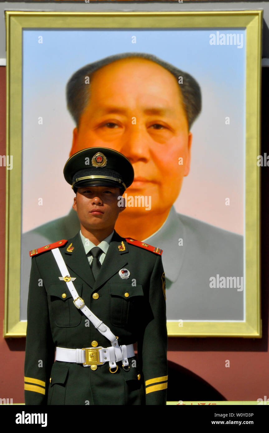 Mao portrait china hi-res stock photography and images - Alamy