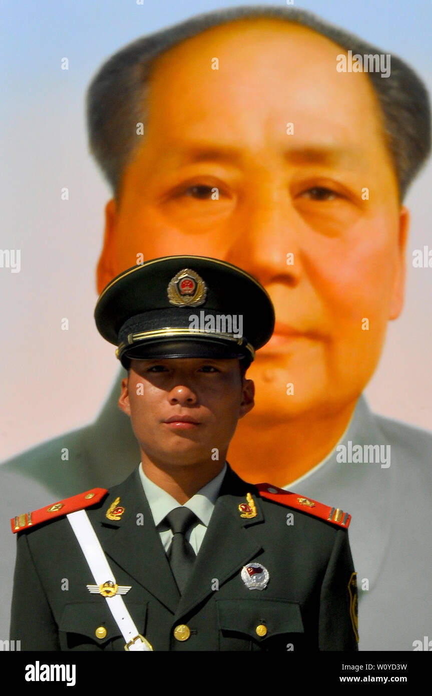 Mao portrait china hi-res stock photography and images - Alamy