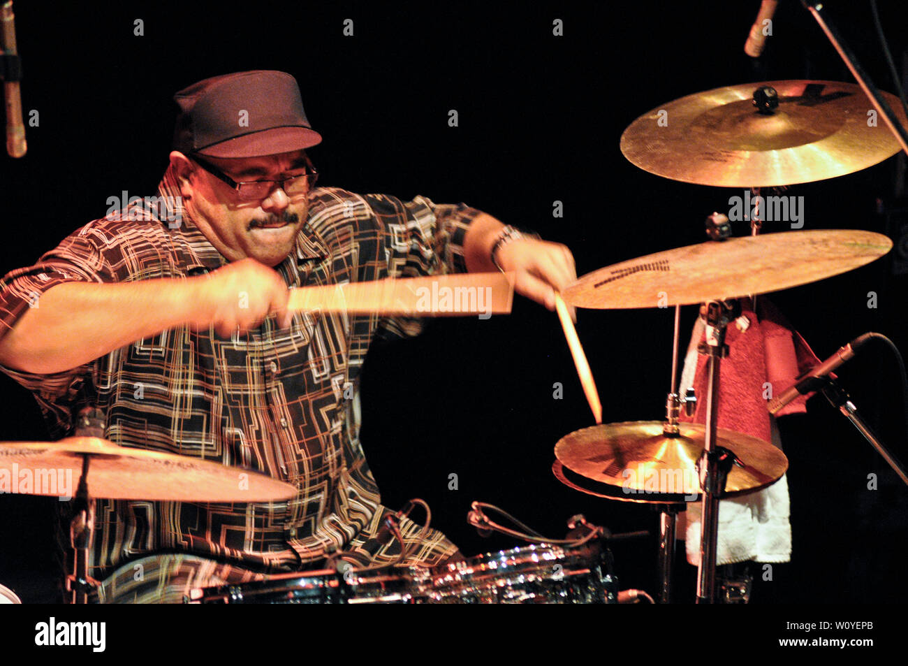 Jazz drummer Dennis Chambers Stock Photo - Alamy