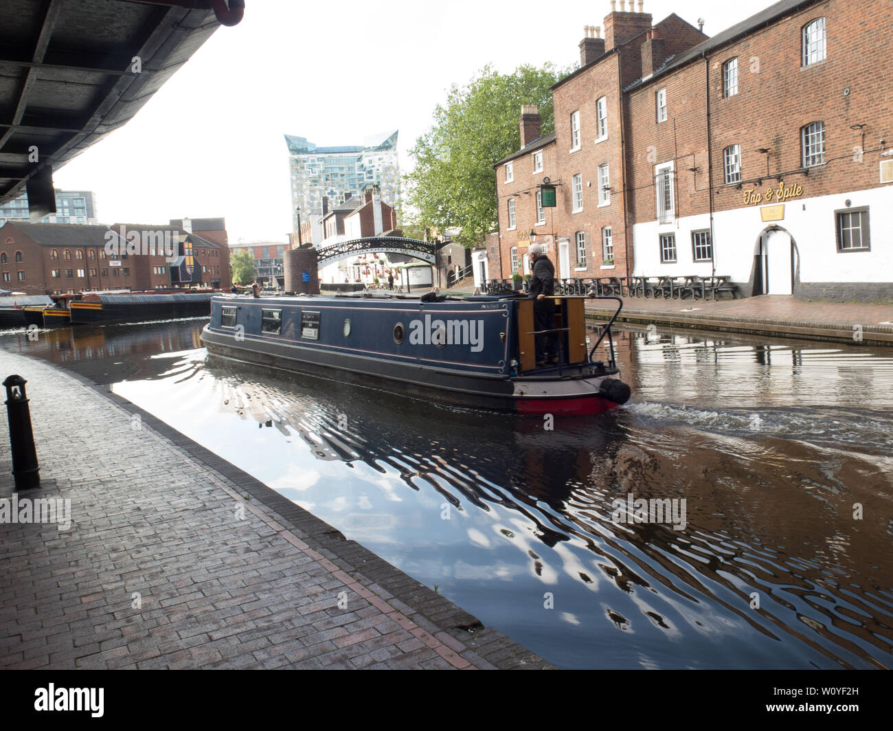 Birmingham Worcester Canal, Broad st area Stock Photo - Alamy