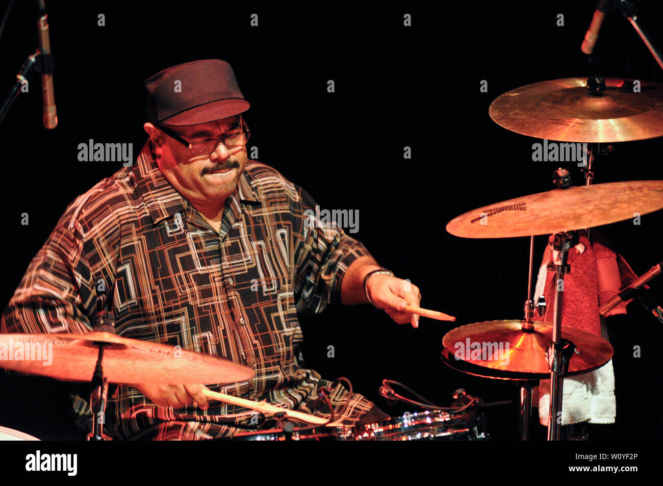 Jazz drummer Dennis Chambers Stock Photo - Alamy