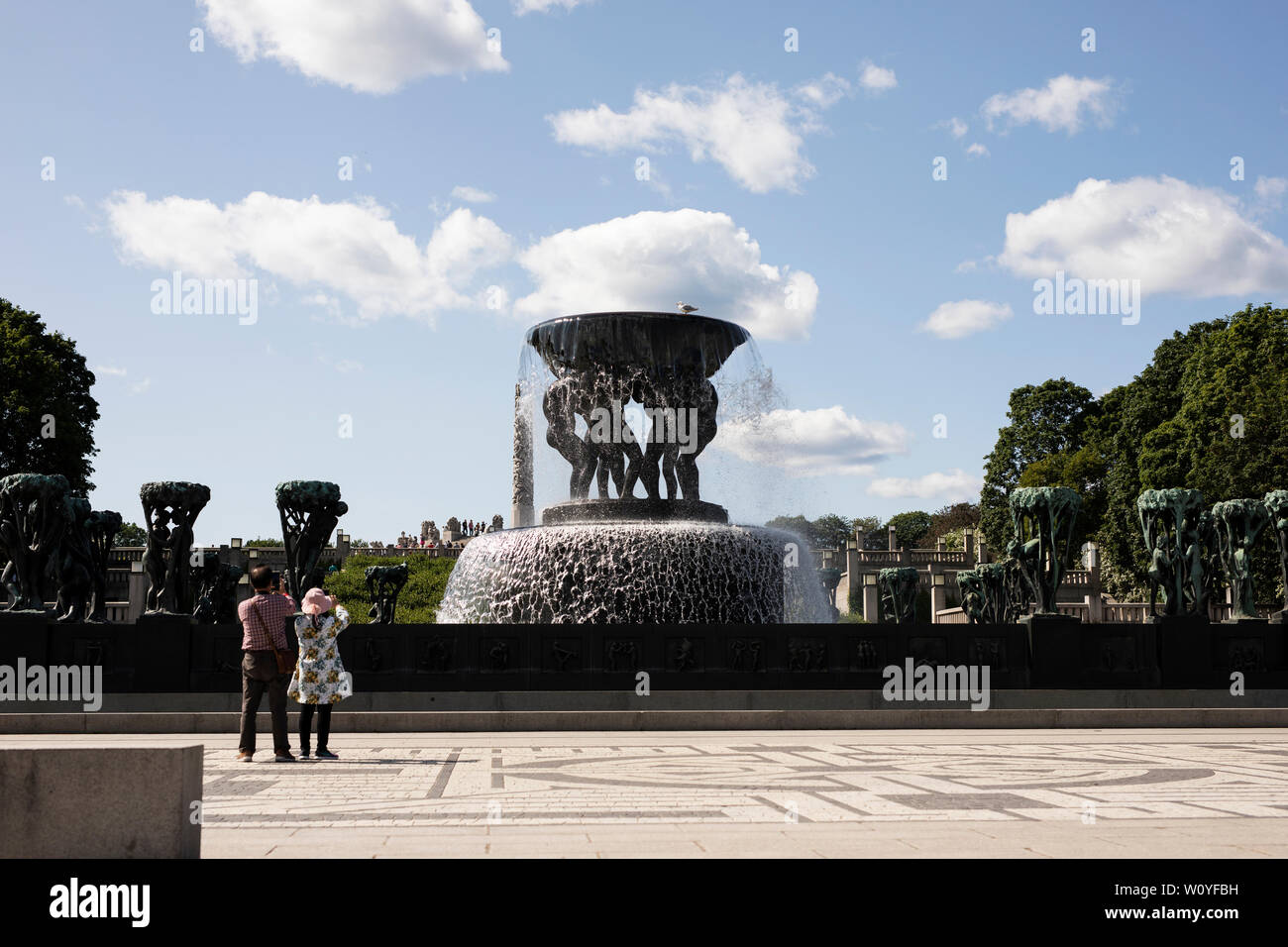 The fountain at the Vigeland installation at Frogner Park in Oslo ...