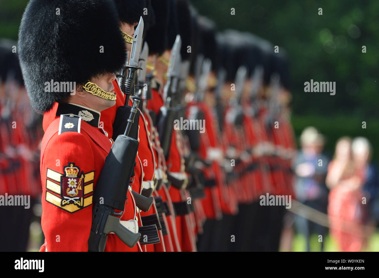 Scots guard pipes and drums hi-res stock photography and images - Alamy