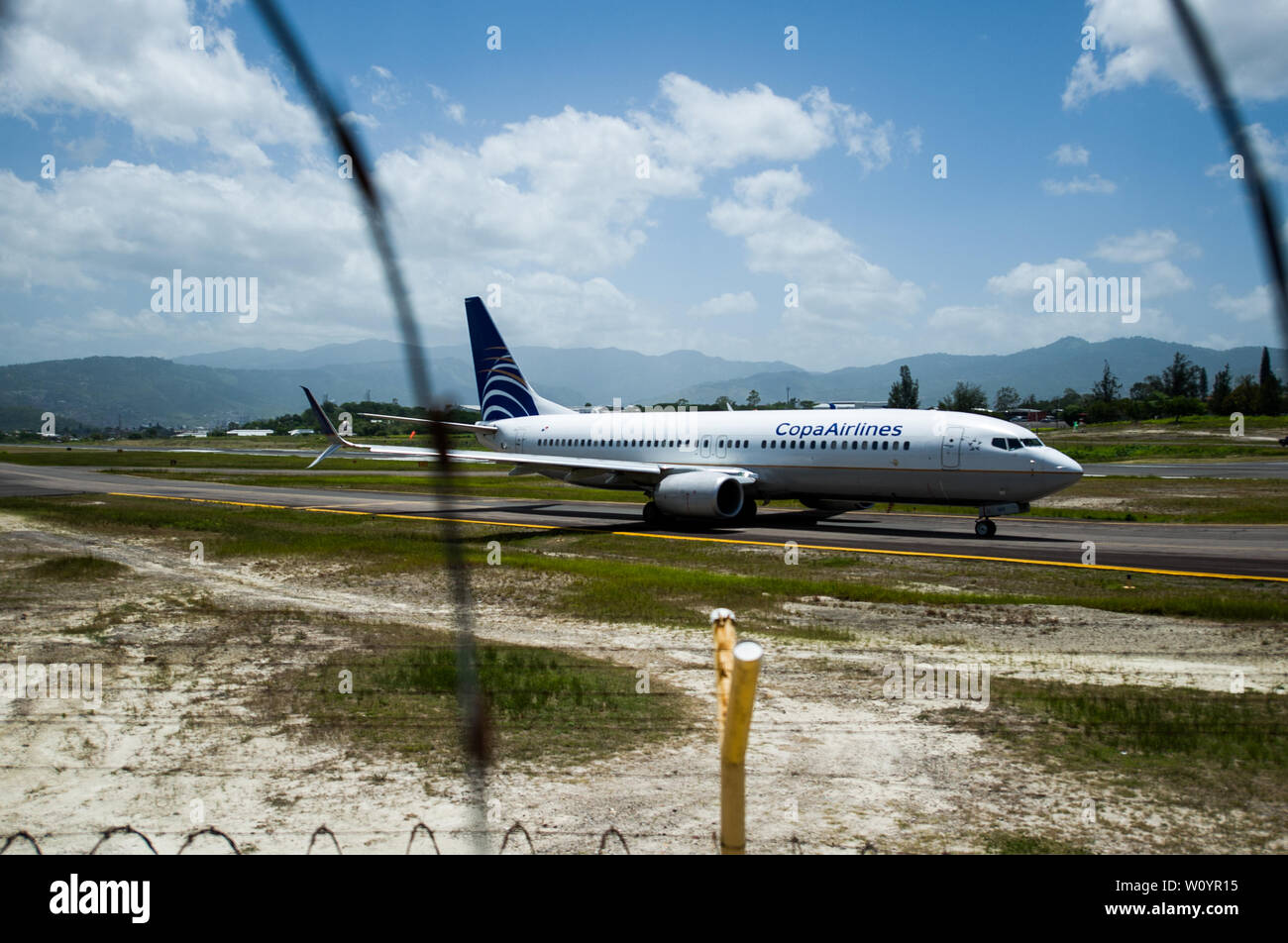 Toncontin airport hi-res stock photography and images - Alamy
