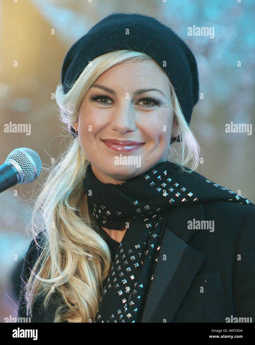 Faith hill hollywood hi-res stock photography and images - Alamy