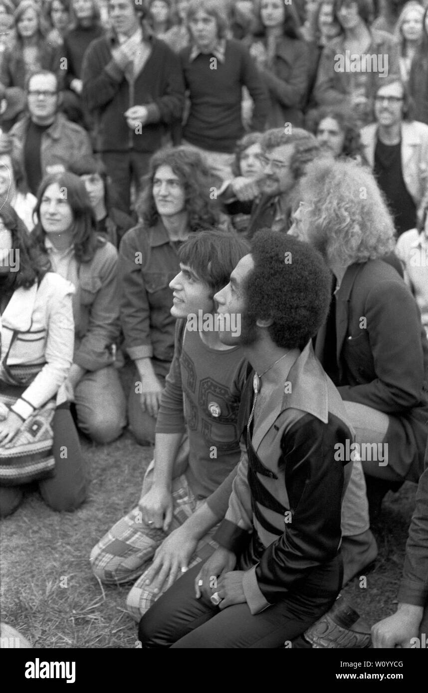 Gay men 1970s hi-res stock photography and images - Alamy