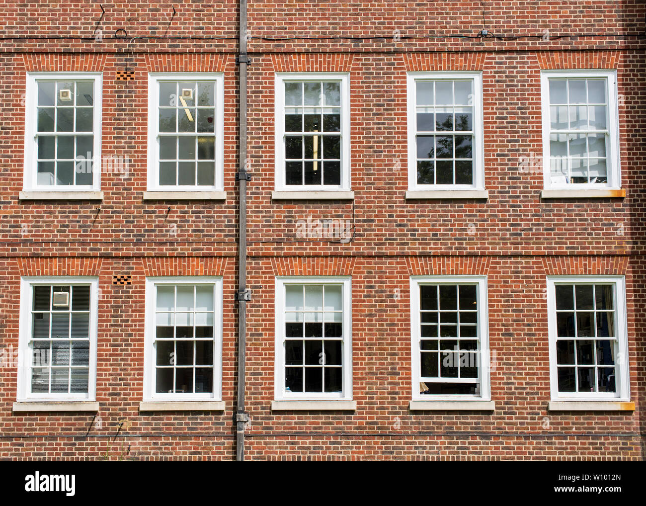 English style georgian house hi-res stock photography and images - Alamy