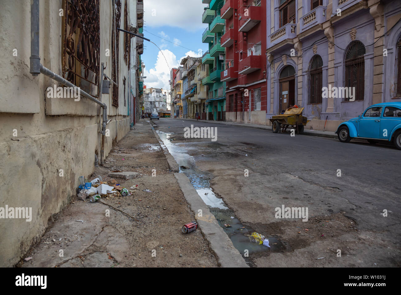 Havana, Cuba - May 13, 2019: Filthy and dirty streets full of garbage ...