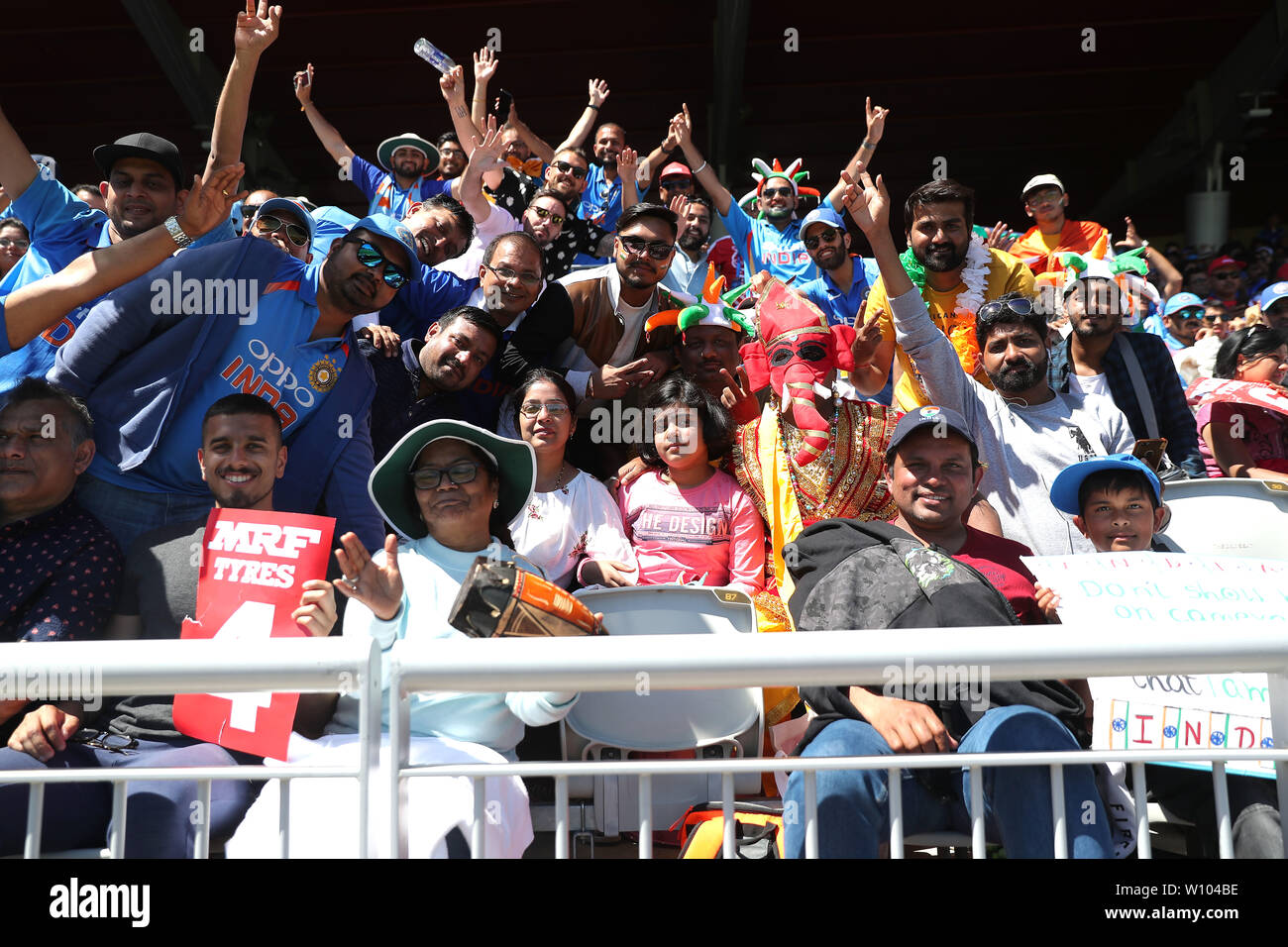 Indian cricket fans hi-res stock photography and images - Alamy