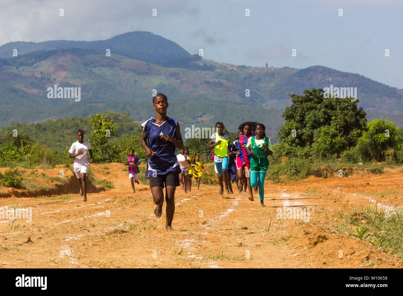 Young teens competing in a running race hi-res stock photography and ...
